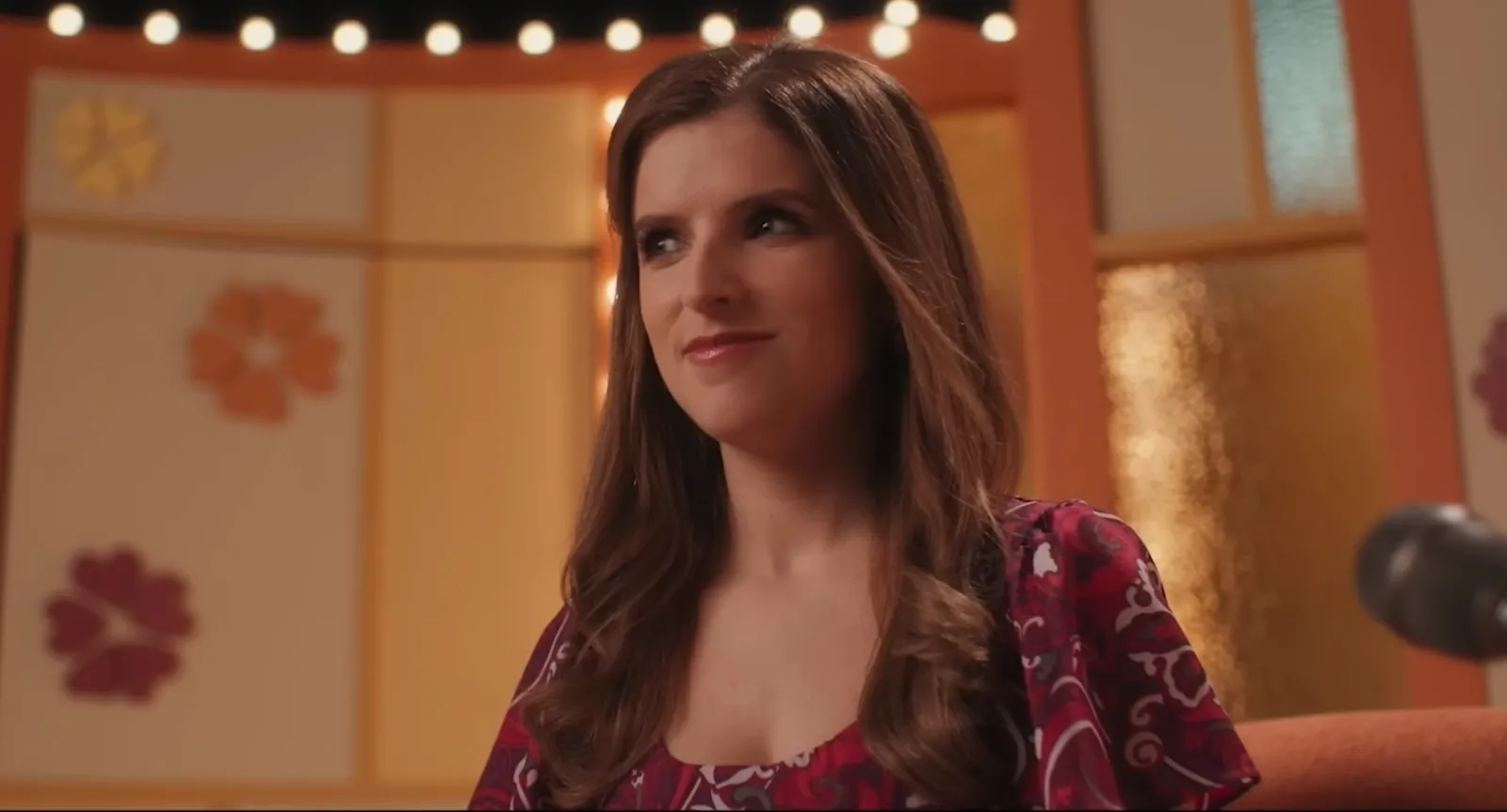 Anna Kendrick plays The Dating Game with a serial killer in Woman of ...