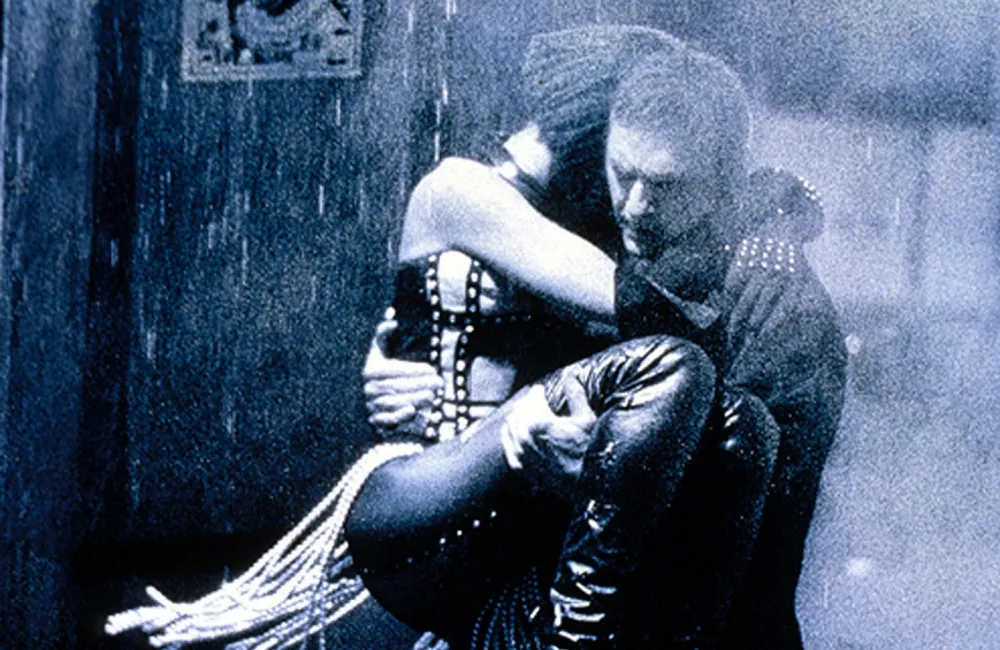 The Bodyguard to get a remake from Warner Bros. and Taylor Swift: The ...