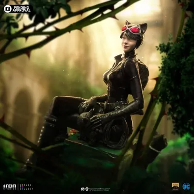 Sideshow unveils new Catwoman Gotham City Sirens collectible statue